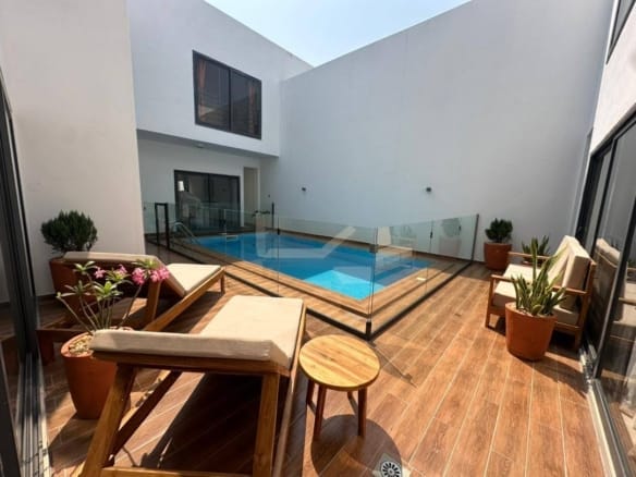 Villa meublée avec piscine à Akpakpa Jack - BENIN-IMMO